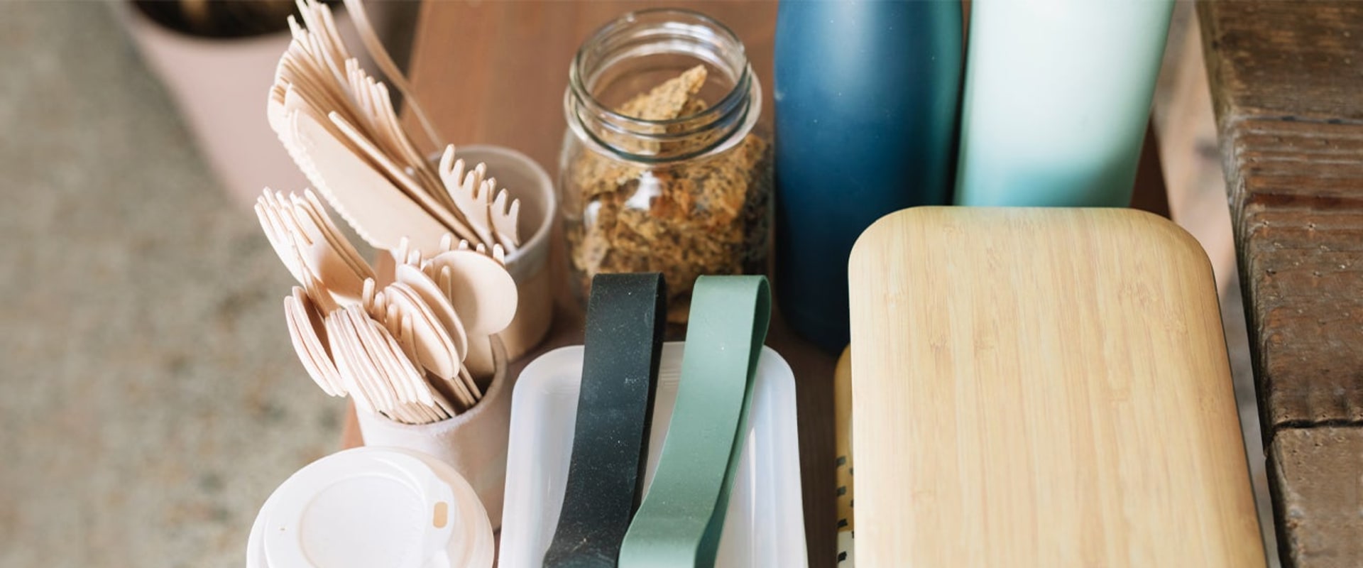 What is replacement for plastic packaging?